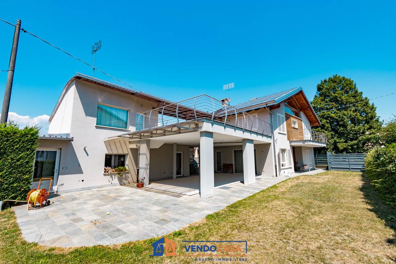 Villa unifamiliare via Rivoira 10, Centro, Boves