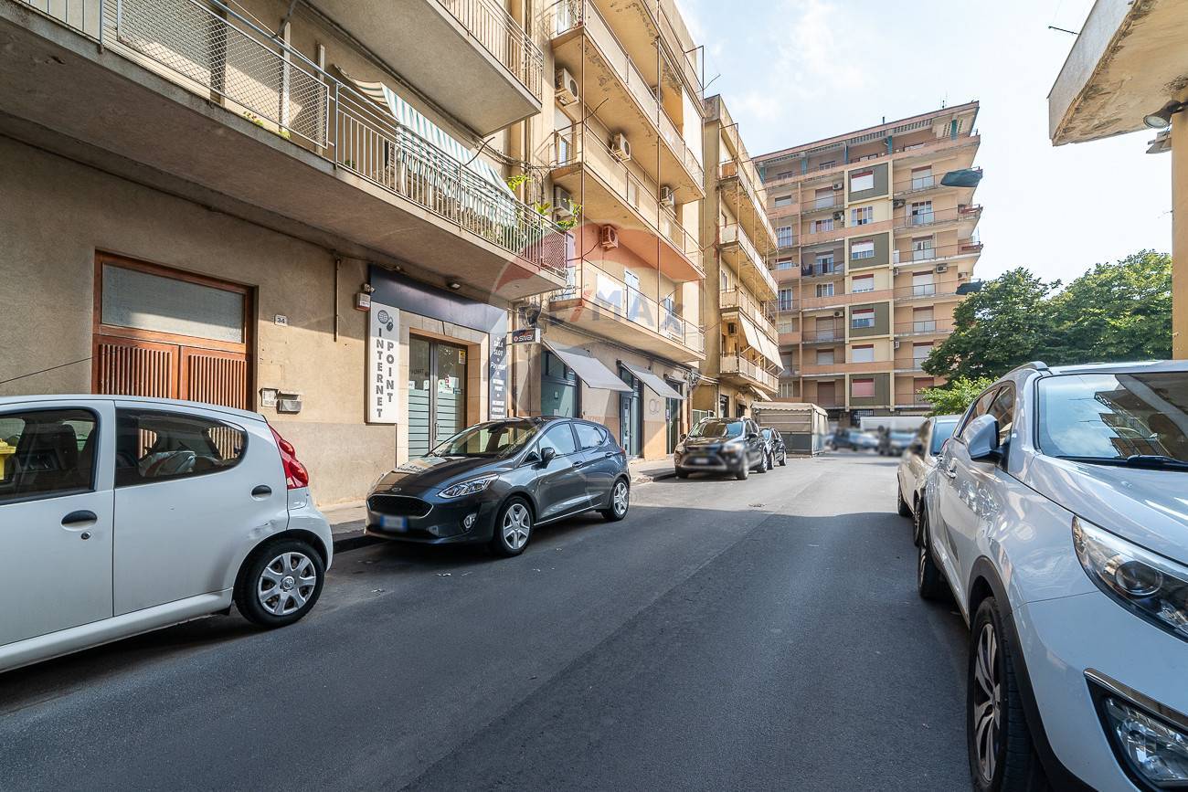 Trilocale via Alessandro Manzoni 34, Centro, Caltagirone