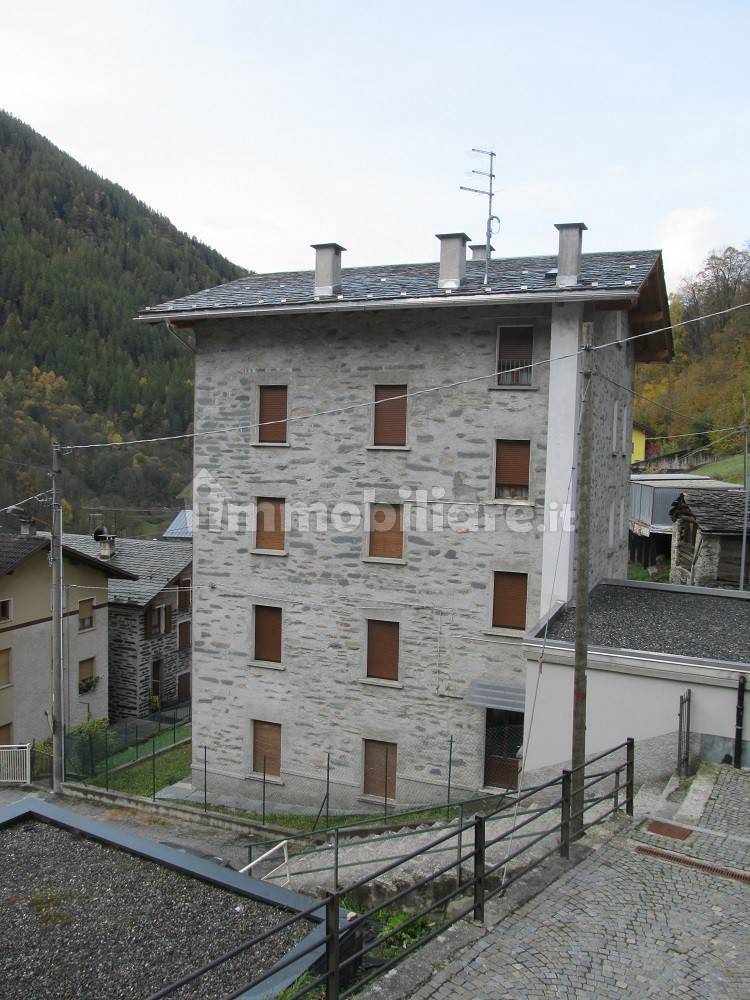 Quadrilocale da ristrutturare, piano terra, Centro, Lanzada