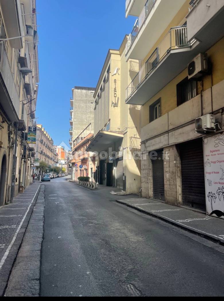 Locale commerciale in Vendita