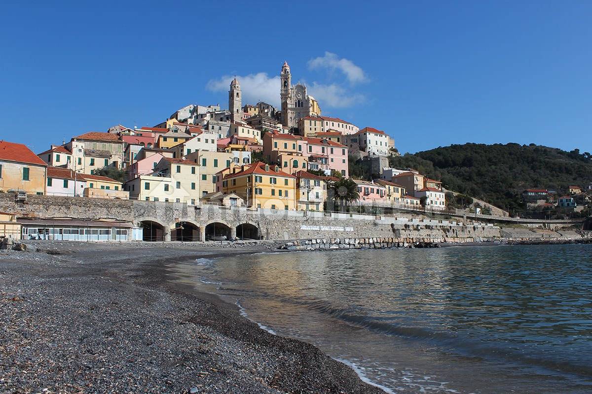 Quadrilocale via Ugo Foscolo, Cervo