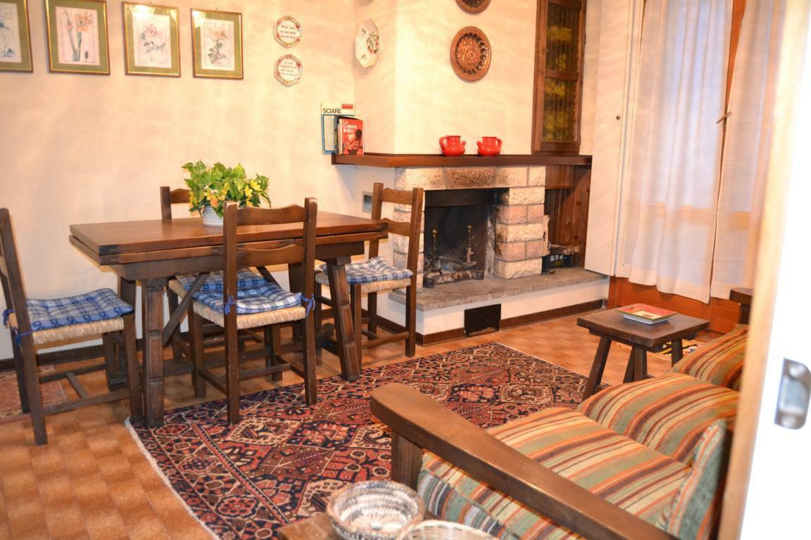 Trilocale via dei Cerri, Rieti