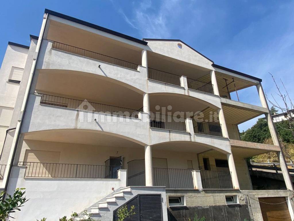 Vendita Appartamento Loceri. Trilocale in via Armando Diaz. Nuovo, primo piano, con terrazza ...