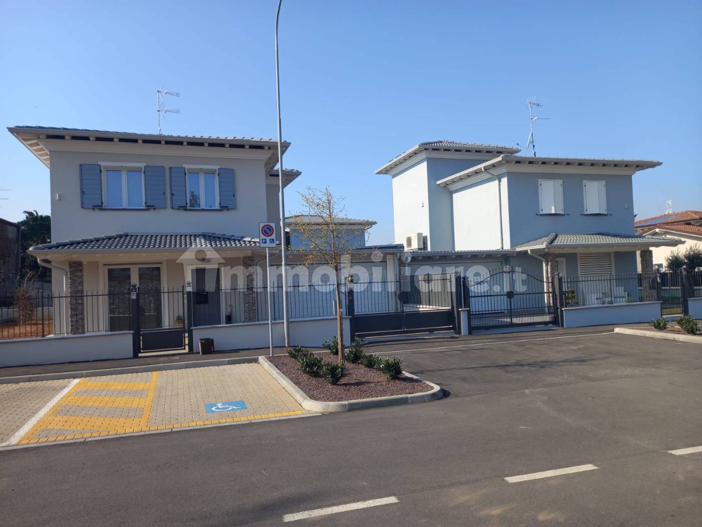 Villa bifamiliare, nuova, 165 m², Centro, Polpenazze del Garda