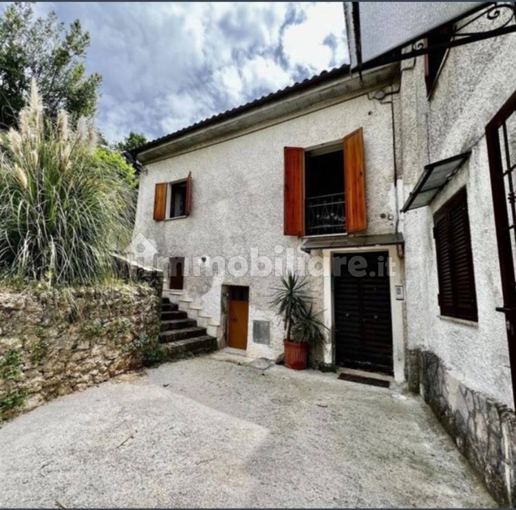 Appartamento via Giacomo Matteotti, San Liberato, Cantalice