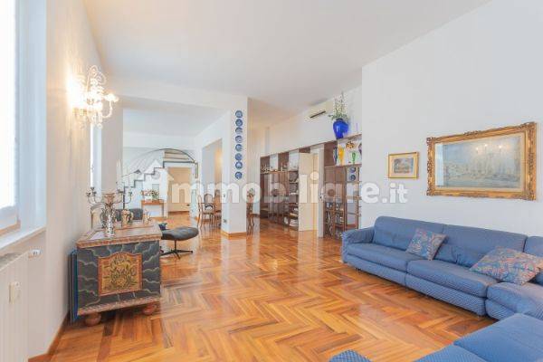 Appartamento via San Martino 1, Centro Storico, Monza