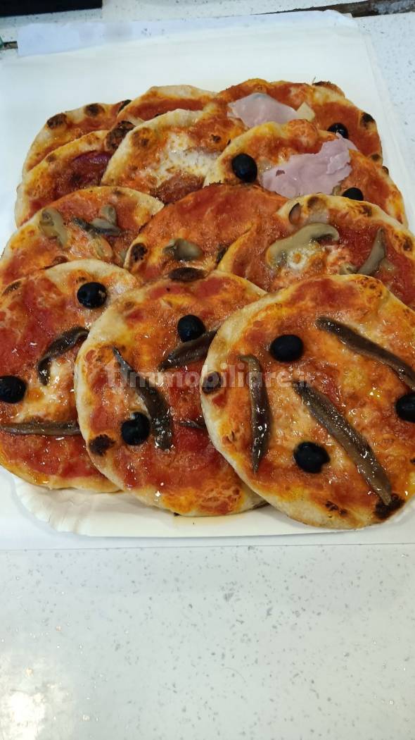 Rosticceria - Pizza al taglio in Vendita