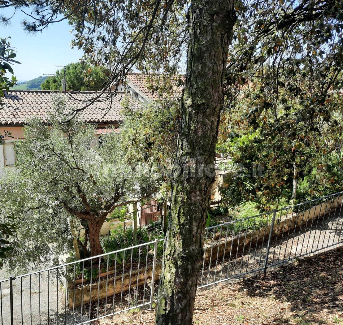 Trilocale via Roma, Centro, Offagna