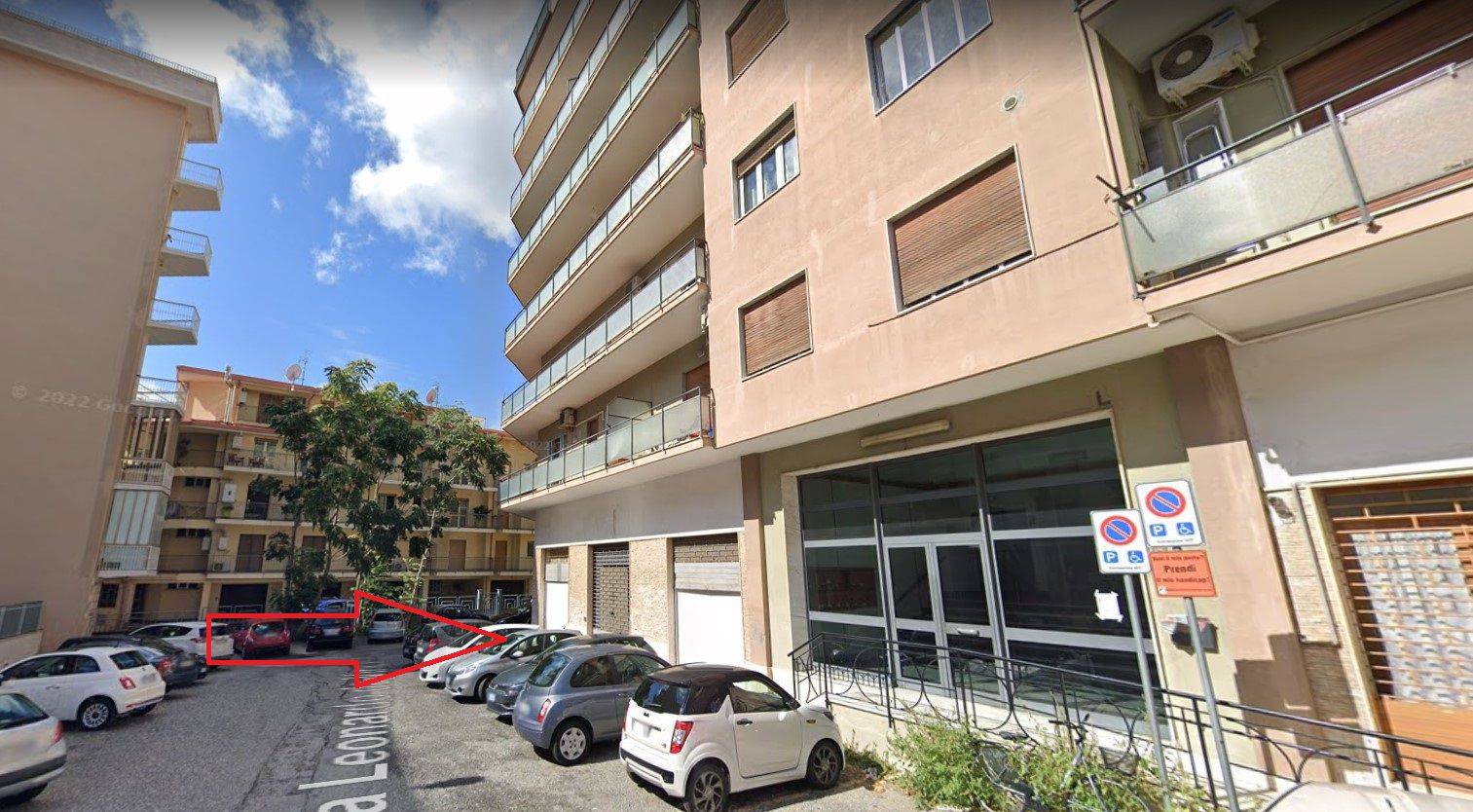 Locale commerciale in Vendita