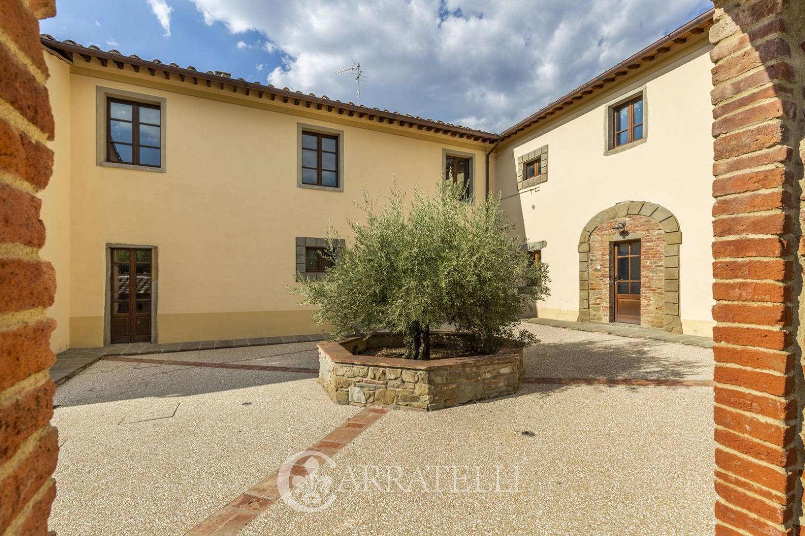 Trilocale via Piave 42, Centro, Castiglion Fiorentino