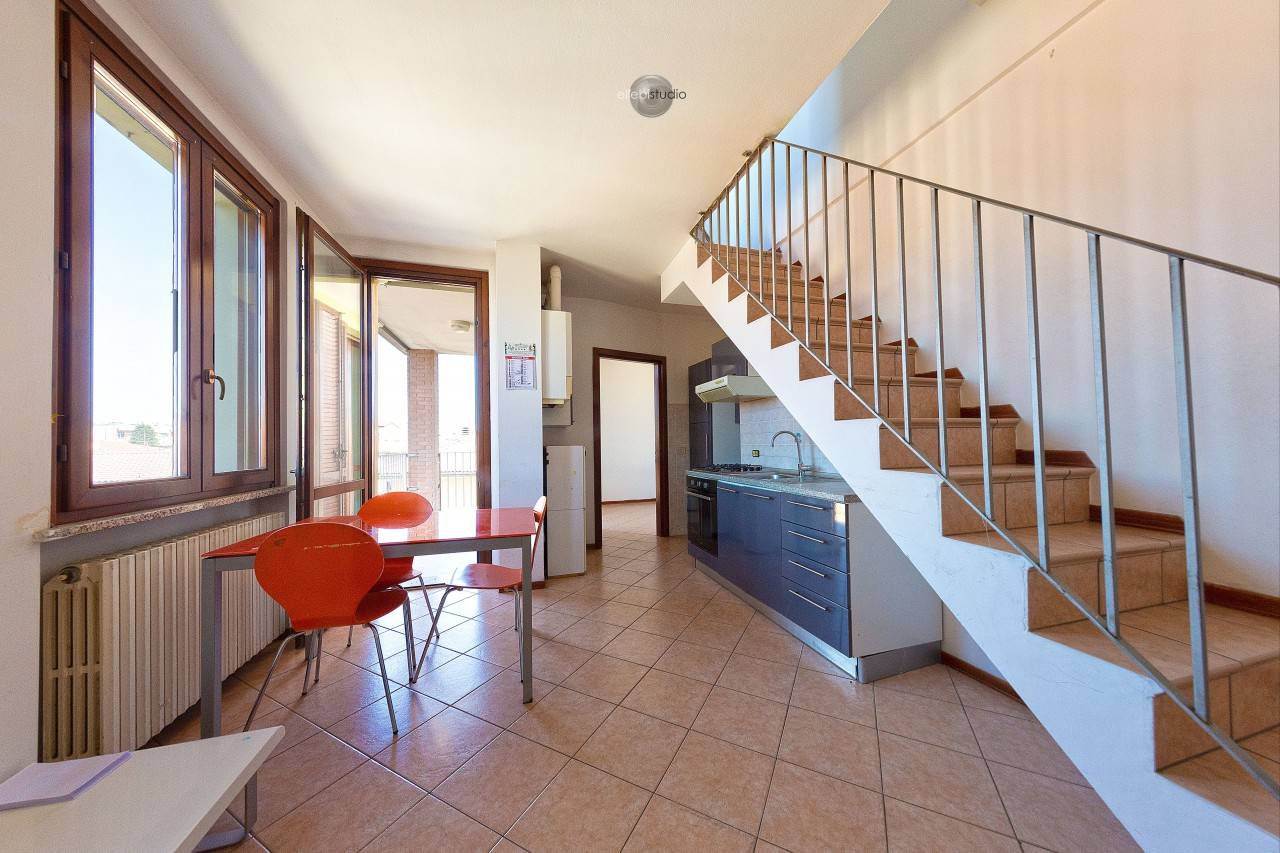 Trilocale via Garibaldi 137, Centro, Viadana