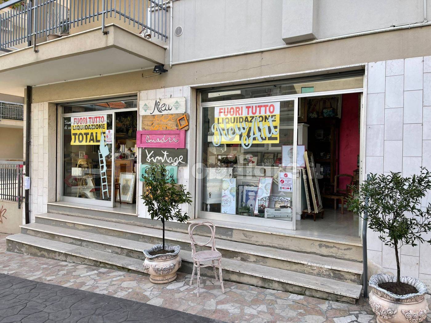 Locale commerciale in Vendita
