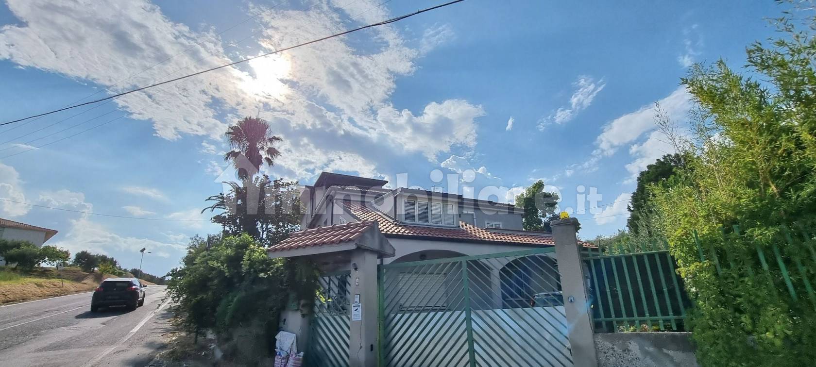 Quadrilocale ottimo stato, primo piano, Satriano