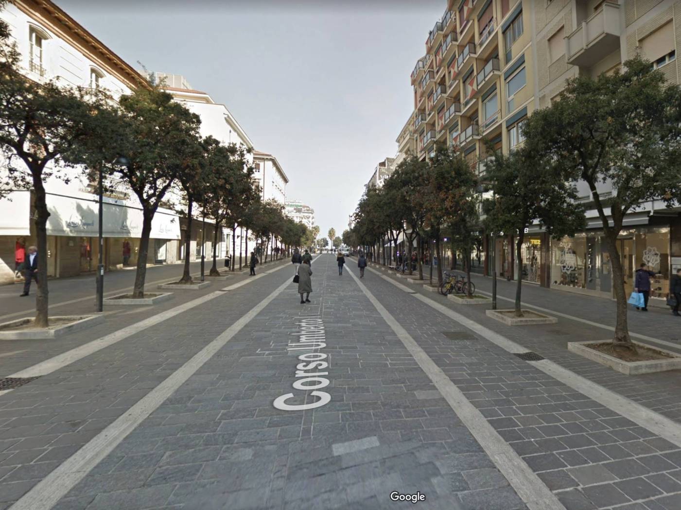 Locale commerciale in Vendita