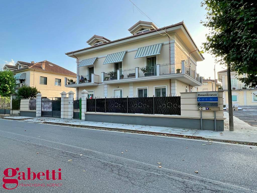 Attico corso Luigi Einaudi 38, Centro, Cherasco