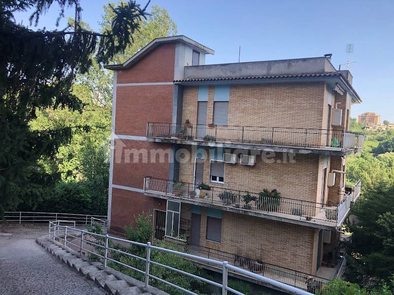 Quadrilocale via delle Fosse Ardeatine, Centro, Frosinone