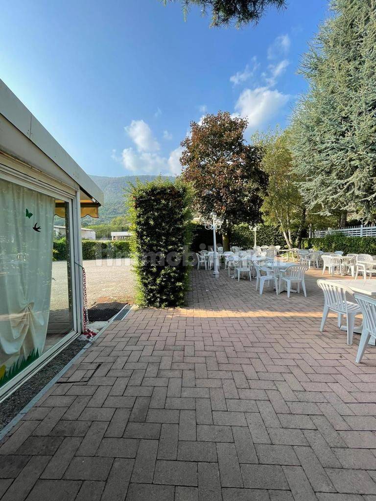 Locale commerciale in Vendita