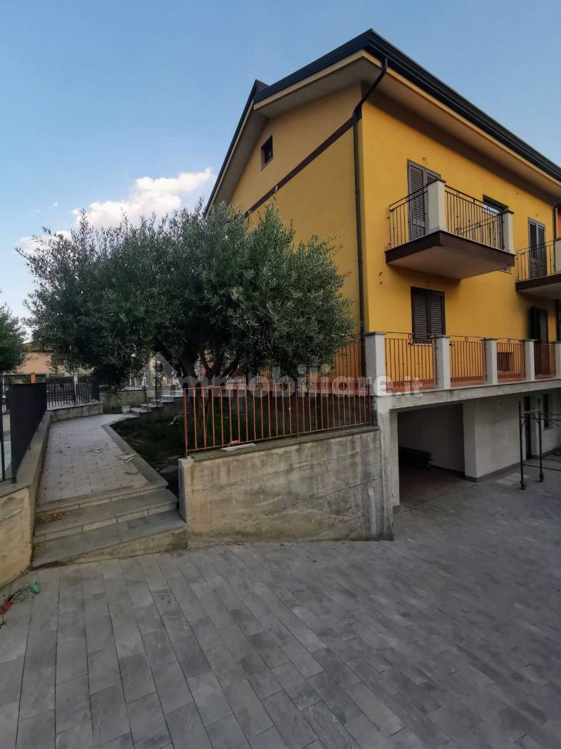 Villa bifamiliare, nuova, 60 m², Centro, Mascali