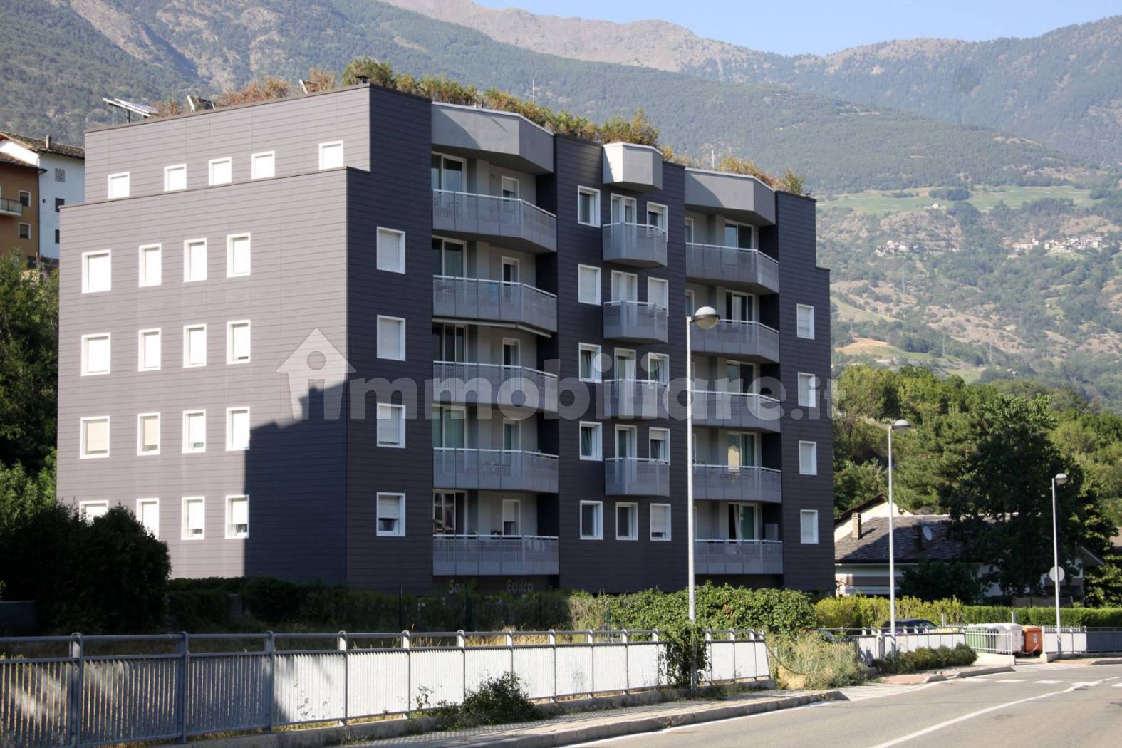 Trilocale regione Borgnalle 15, Centro, Aosta