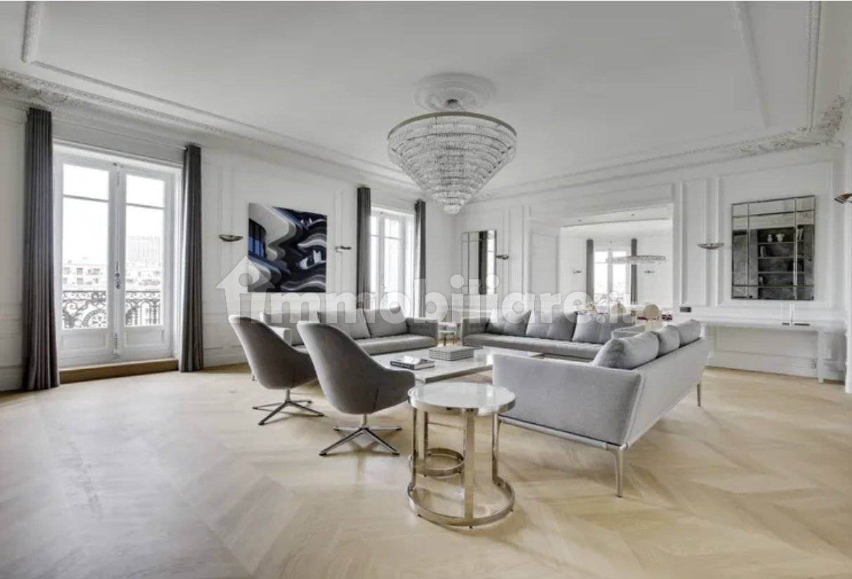 Quadrilocale via Montenapoleone, Scala - Manzoni, Milano