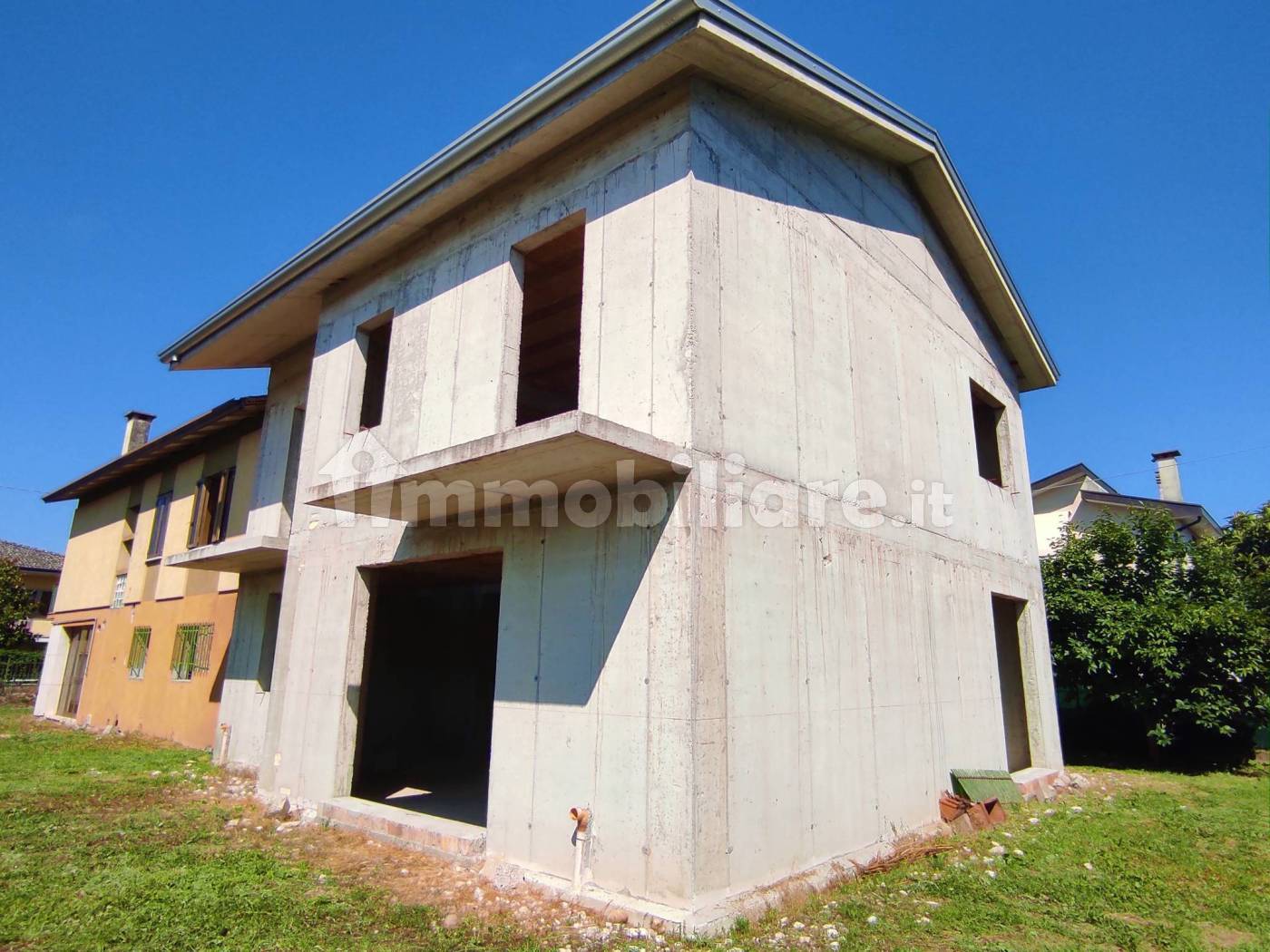 Villa bifamiliare via Bezzecca, Santa Bona Nuova, Treviso