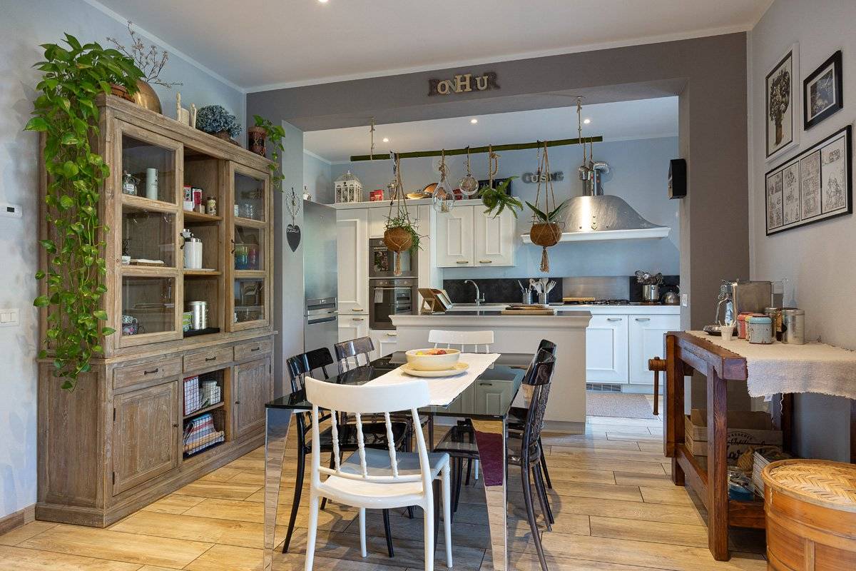 Appartamento via Guglielmo Marconi, Centro, Nebbiuno