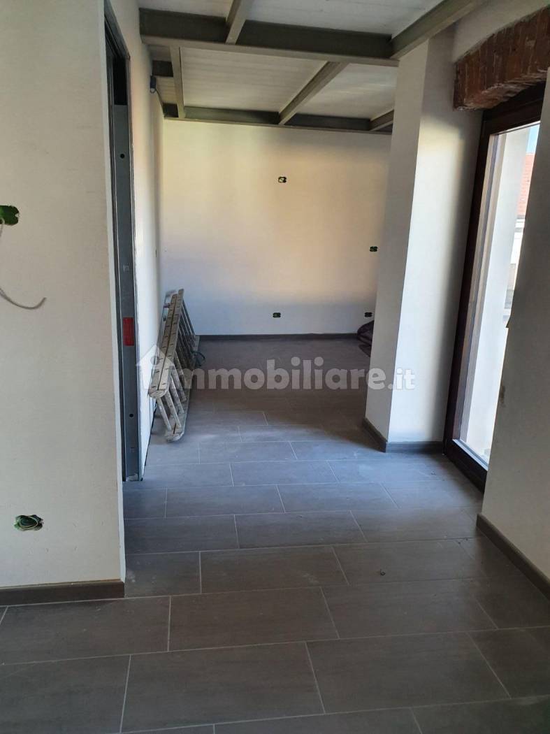 Trilocale via Busca 7, Centro Storico, Cuneo