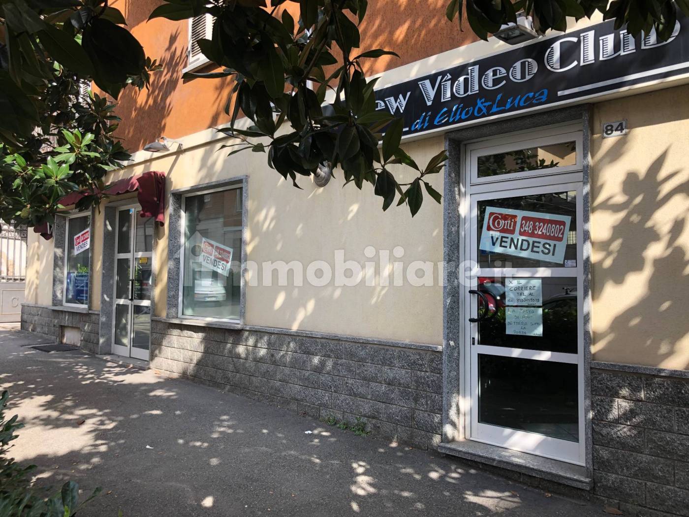 Locale commerciale in Vendita