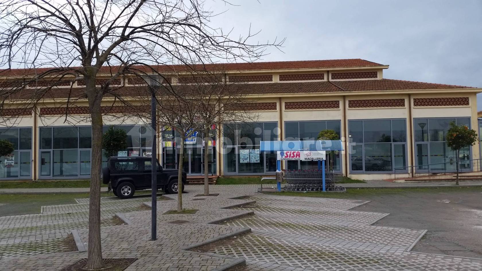 Locale commerciale in Vendita
