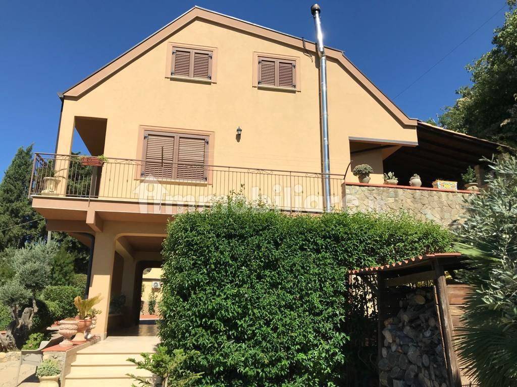 Vendita Villa unifamiliare in Strada Vicinale Salerno 1 Enna. Ottimo ...