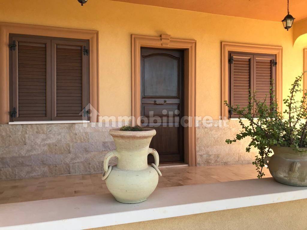 Vendita Villa unifamiliare in Strada Vicinale Salerno 1 Enna. Ottimo ...