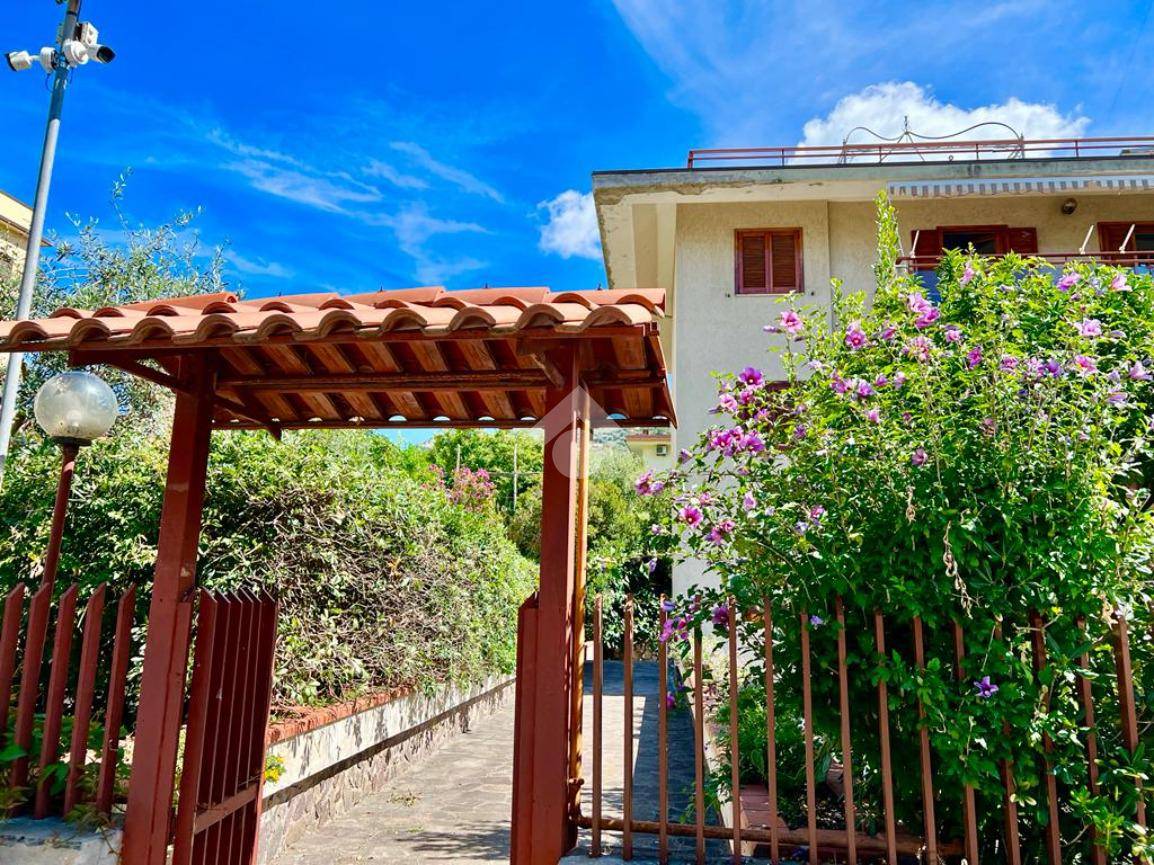 Quadrilocale via Raffaele Bosco 60, Centro, Vico Equense