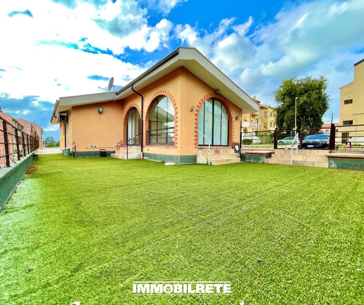 Locale commerciale in Vendita