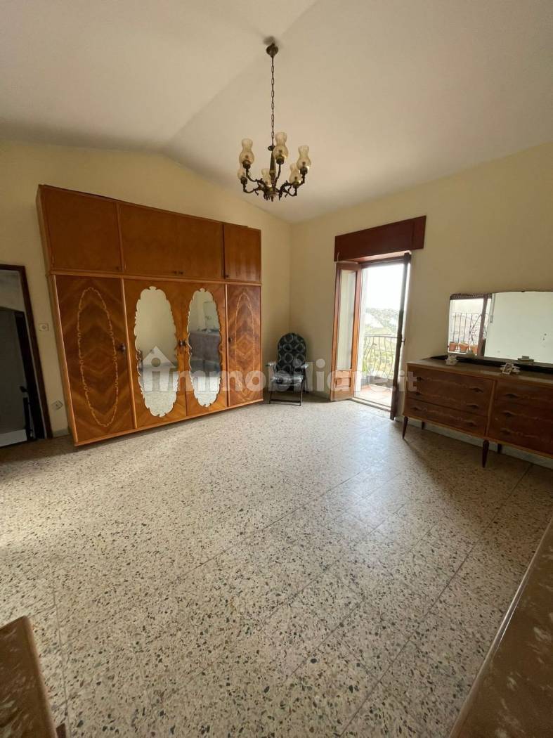 Trilocale via 21 Aprile 24, Centro, Stilo