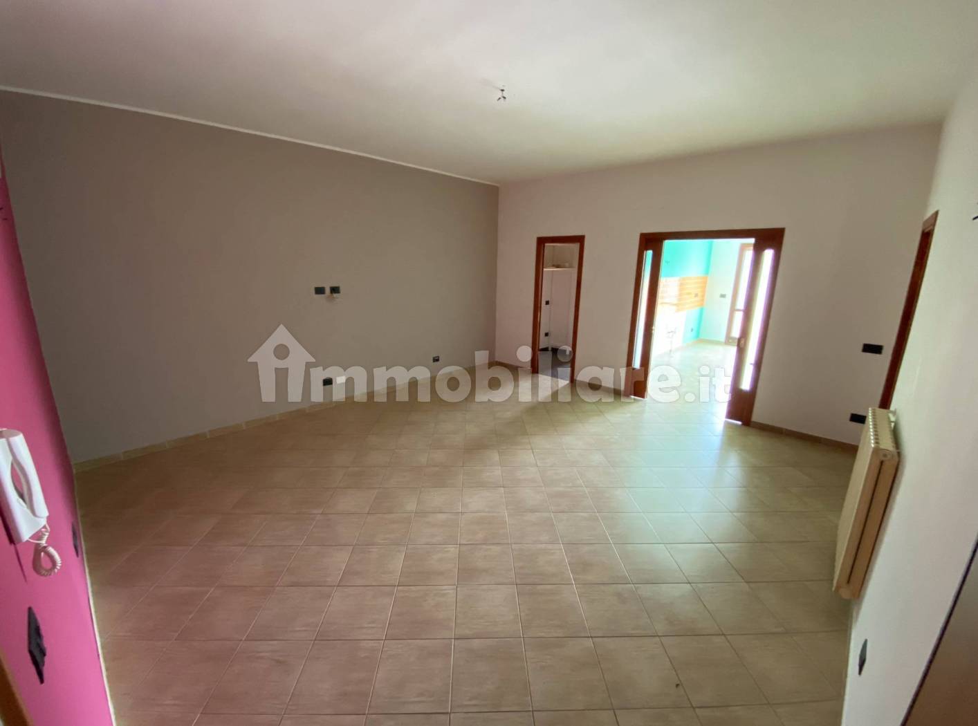 Trilocale via Conti di Loritello 9, Sala, Catanzaro