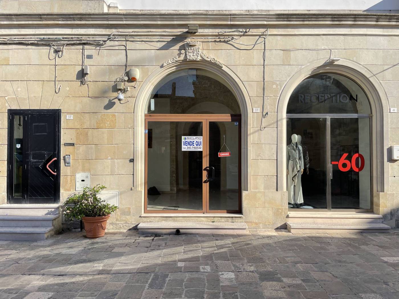 Locale commerciale in Vendita