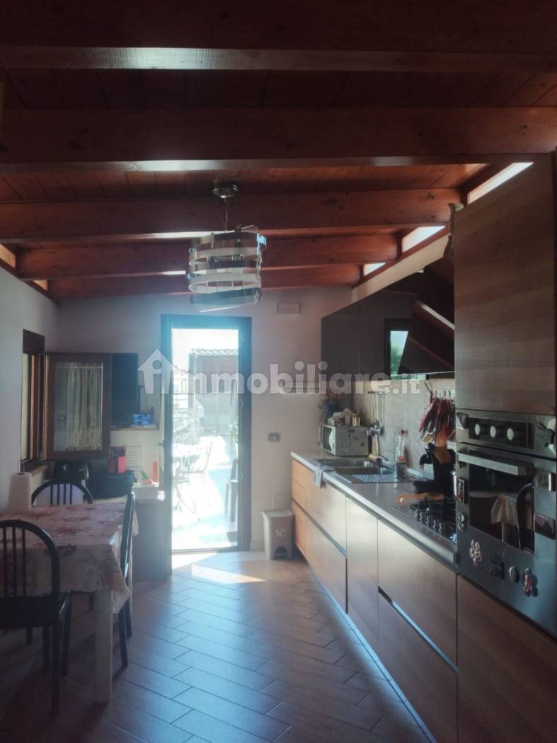 Trilocale ottimo stato, primo piano, Casaluce