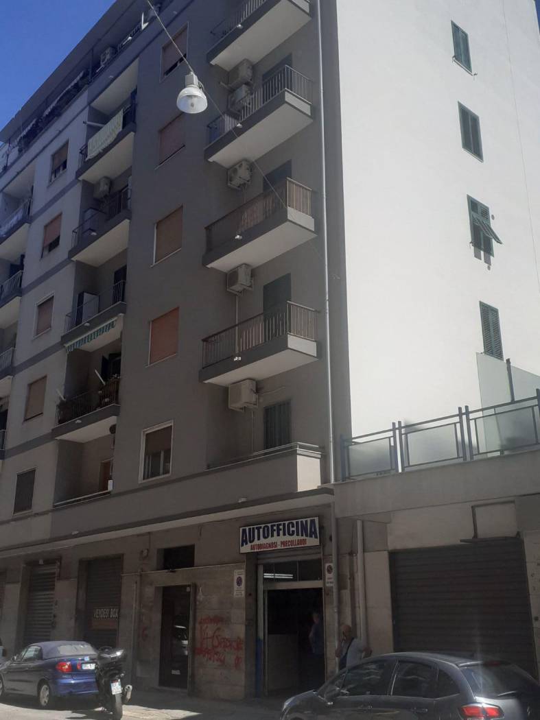 Trilocale buono stato, secondo piano, Tre Carrare, Taranto