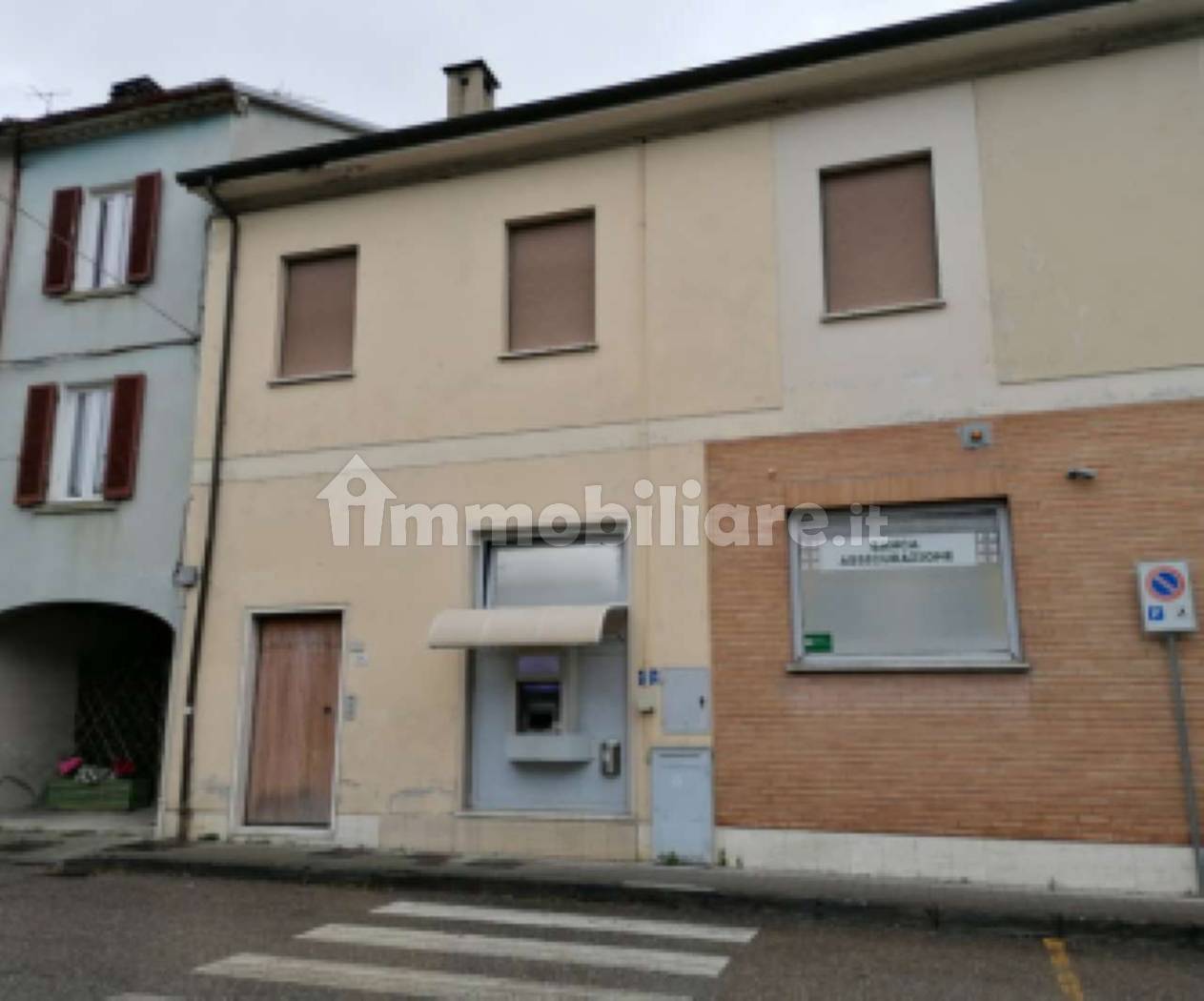 Locale commerciale in Vendita