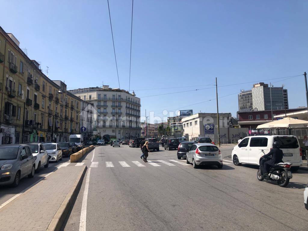 Bilocale buono stato, terzo piano, Garibaldi - Ferrovia, Napoli
