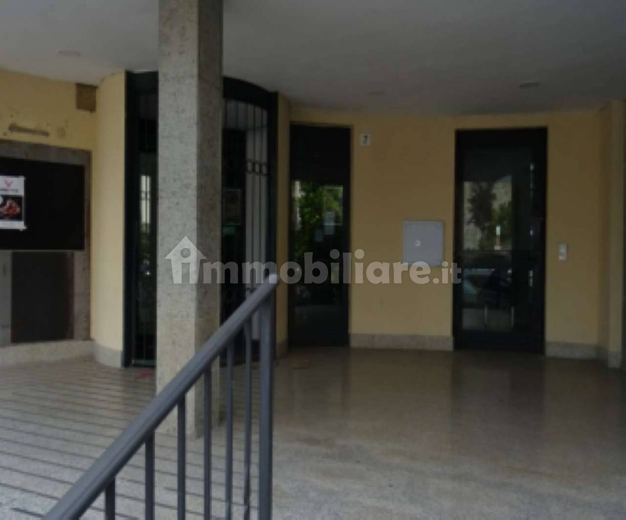 Locale commerciale in Vendita