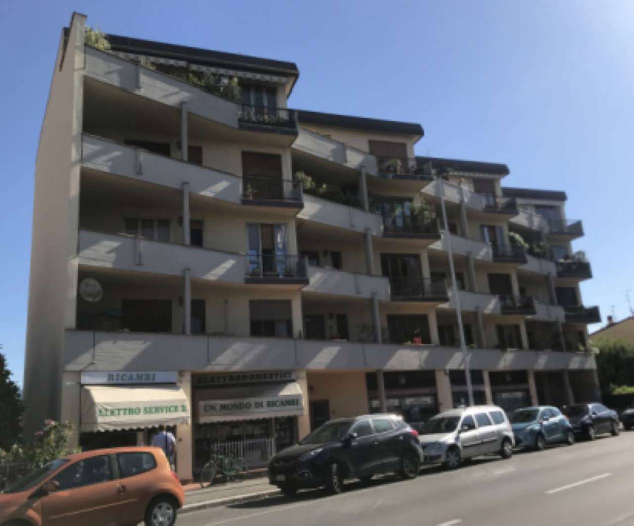 Locale commerciale in Vendita