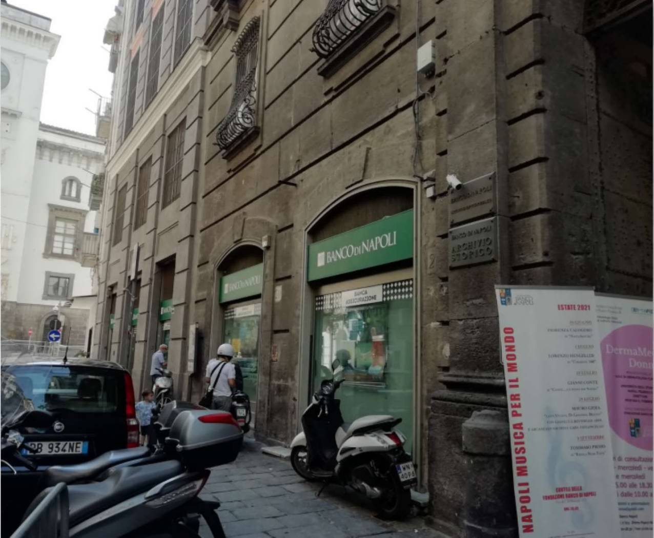 Locale commerciale in Vendita