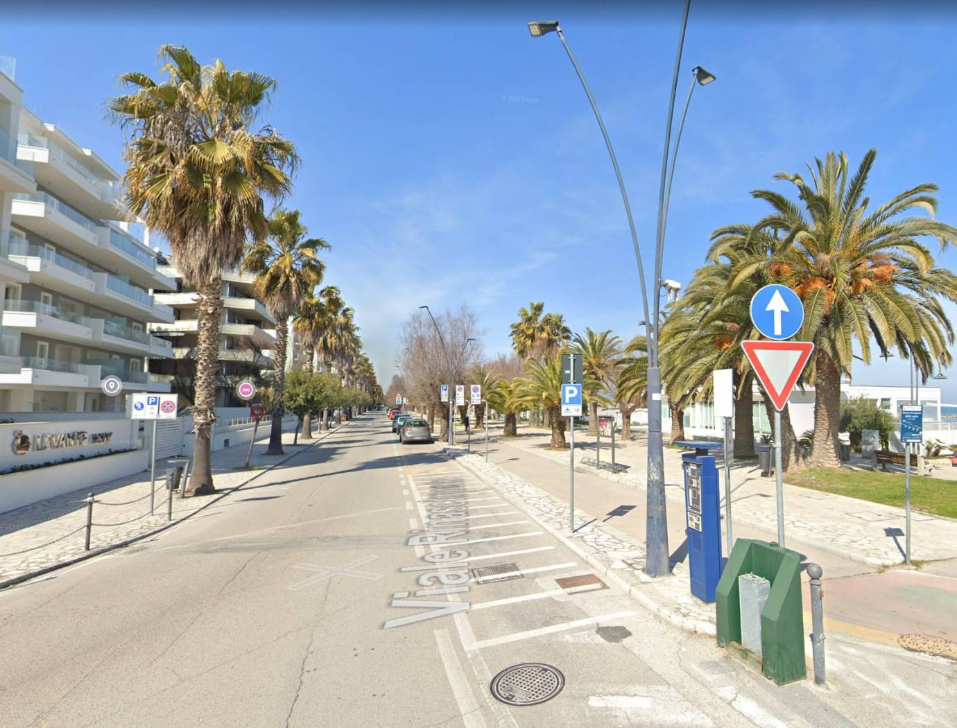 Locale commerciale in Vendita