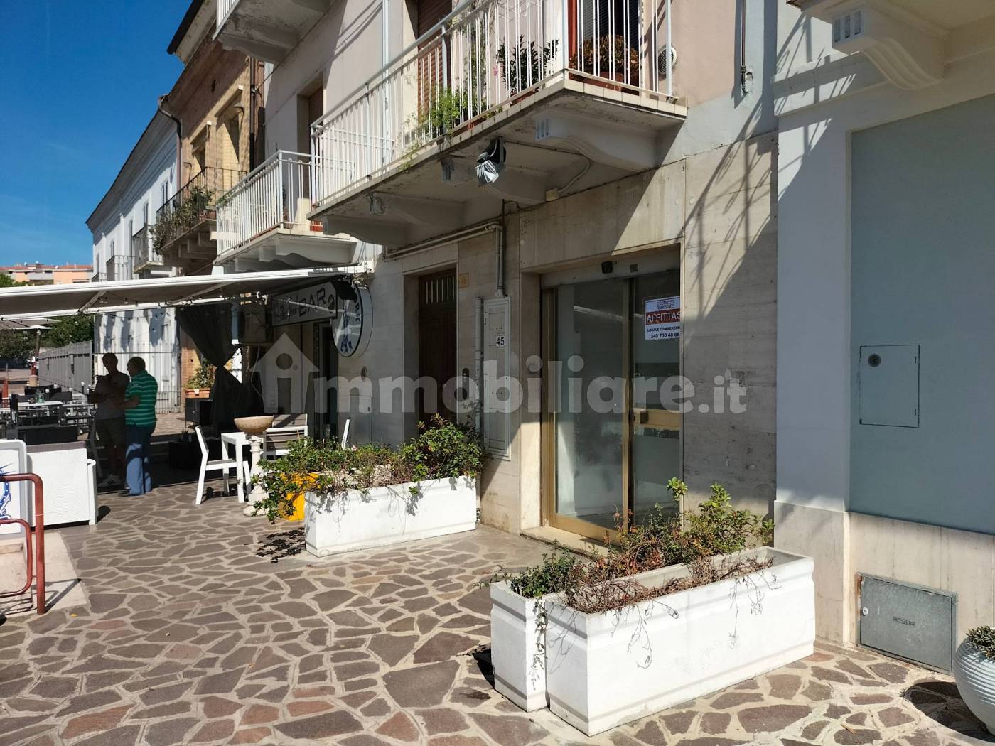 Locale commerciale in Vendita