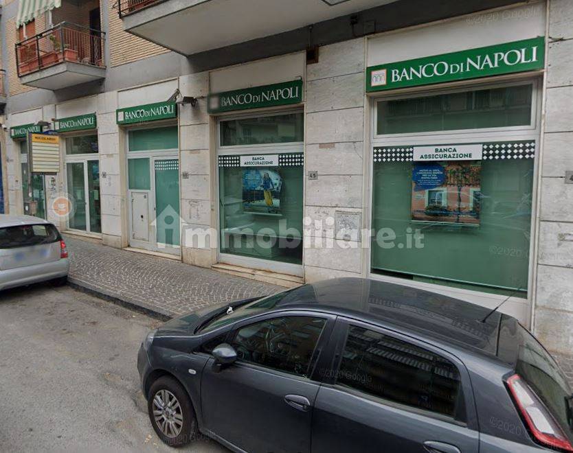 Locale commerciale in Vendita