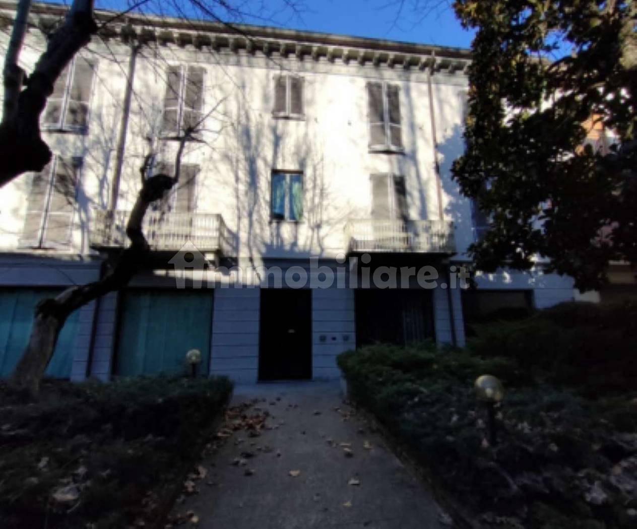 Locale commerciale in Vendita