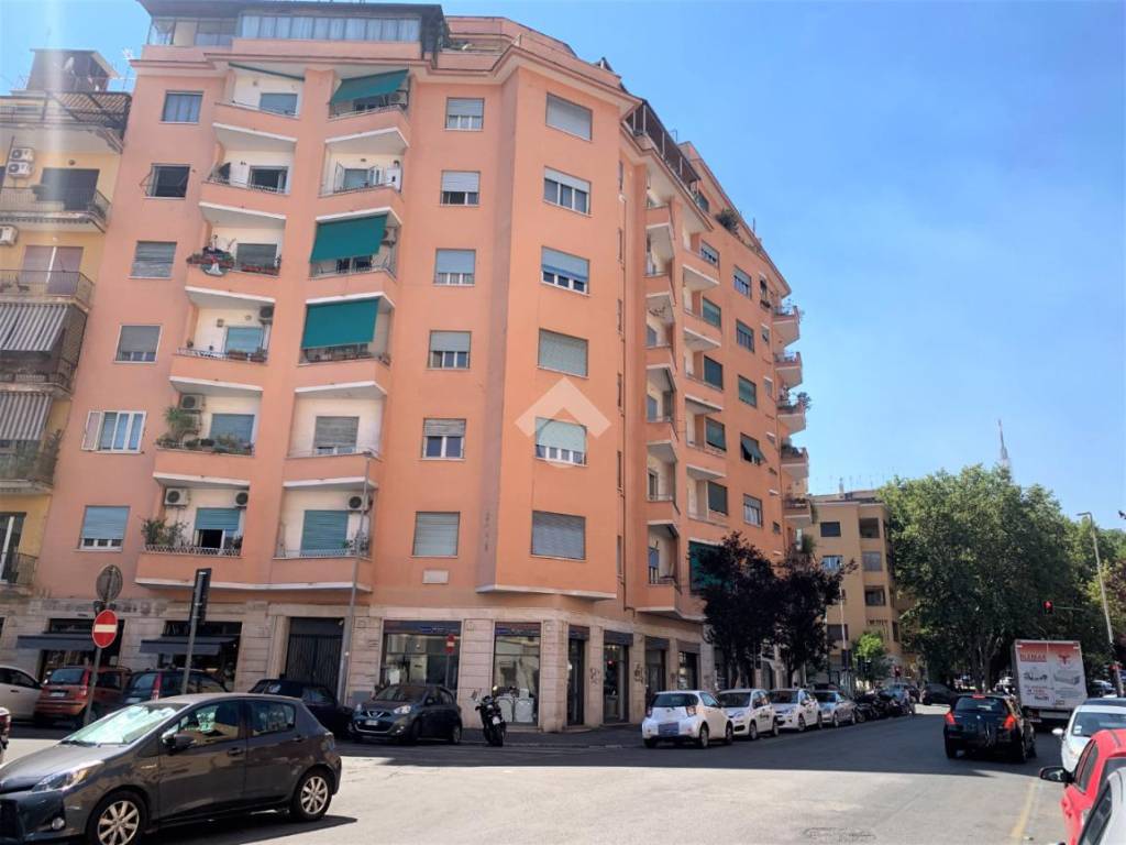 Locale commerciale via Trionfale, Roma, rif. 98102186 - Immobiliare.it