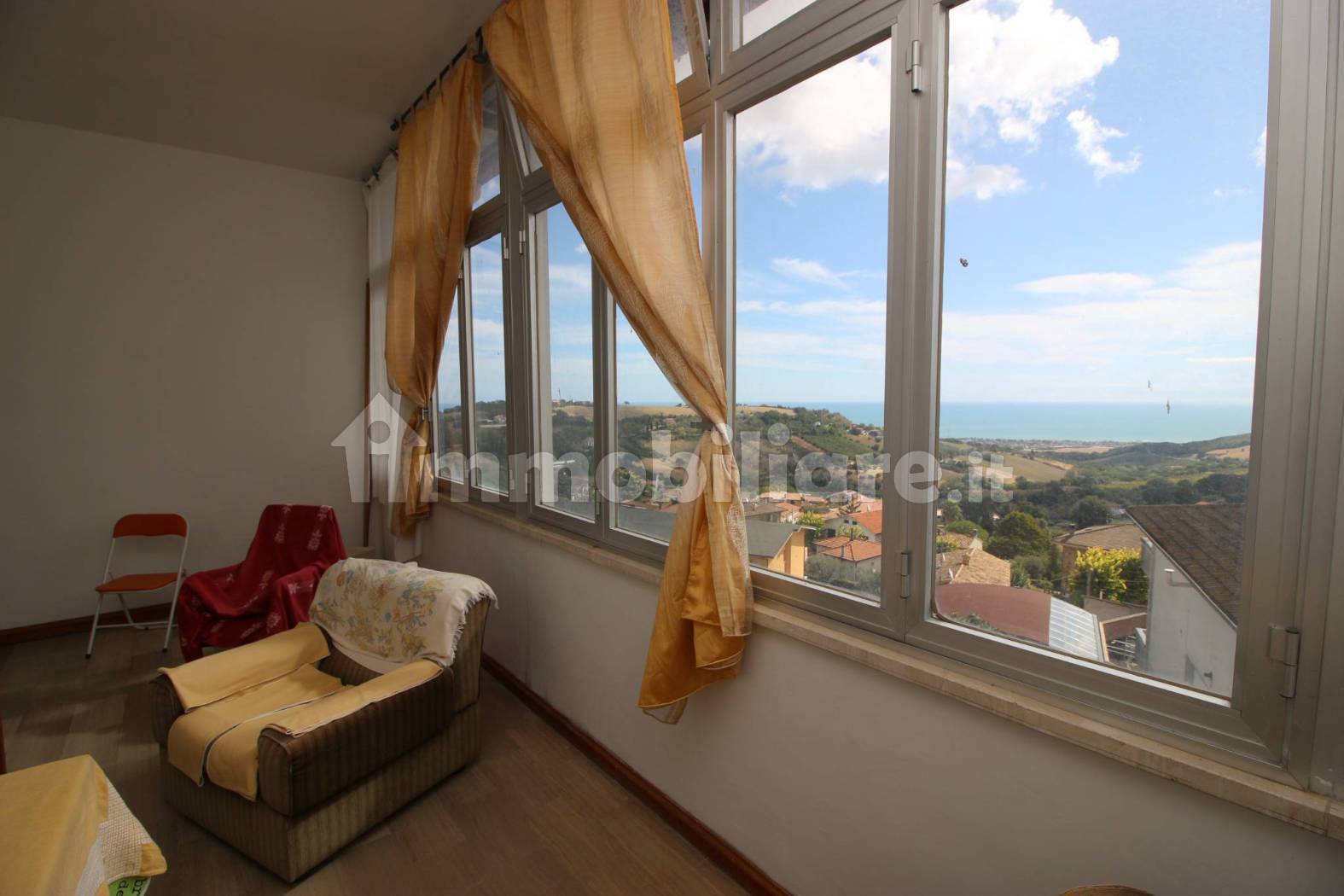 Quadrilocale da ristrutturare, secondo piano, Colonnella