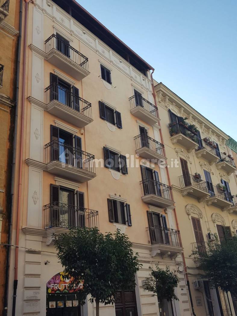 Locale commerciale in Vendita